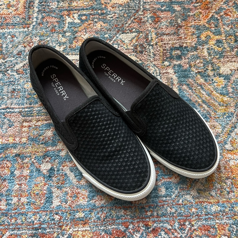 Sperry Crest Twin Gore Sneakers In Black - Gem